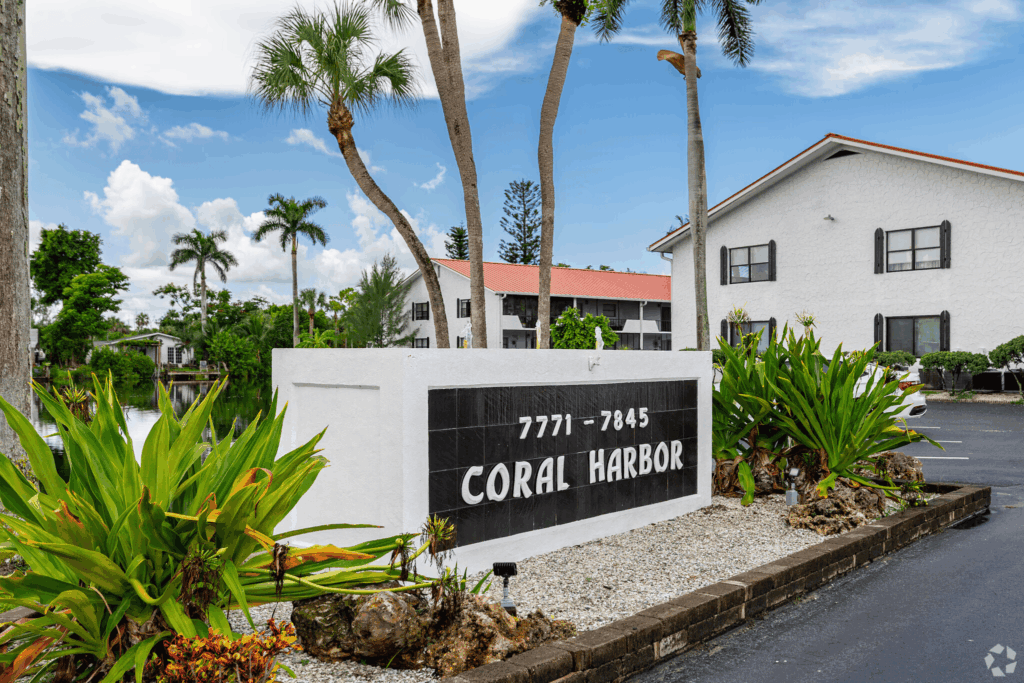 Coral Harbor Apartments – MyApartmentChoice.com